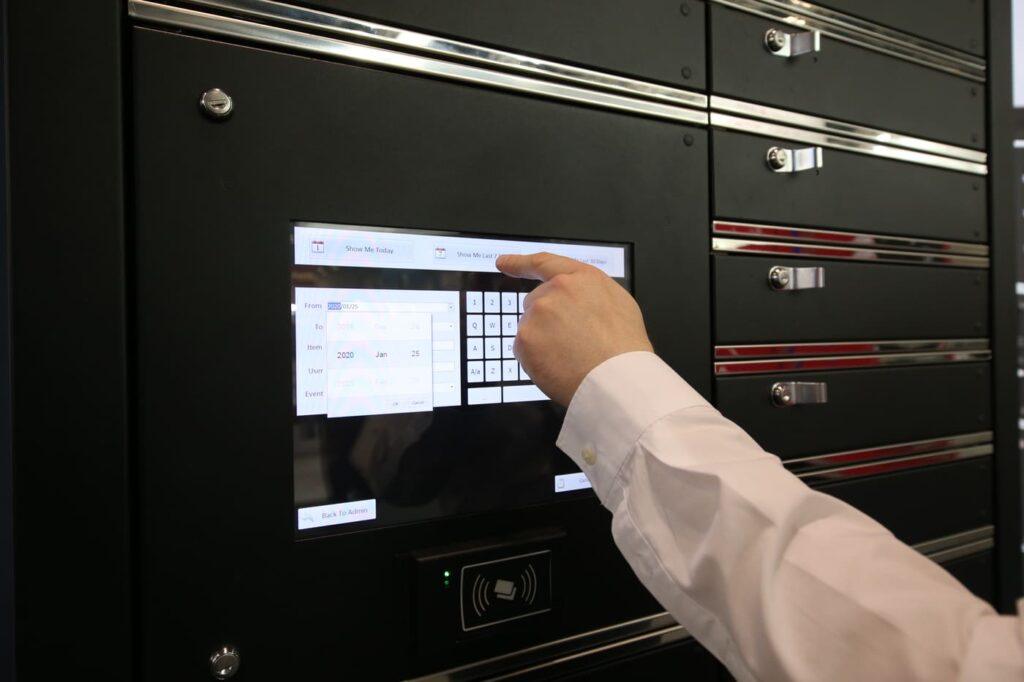 iLockerz PRO | Flexible, Enterprise‑Level Intelligent Locker System